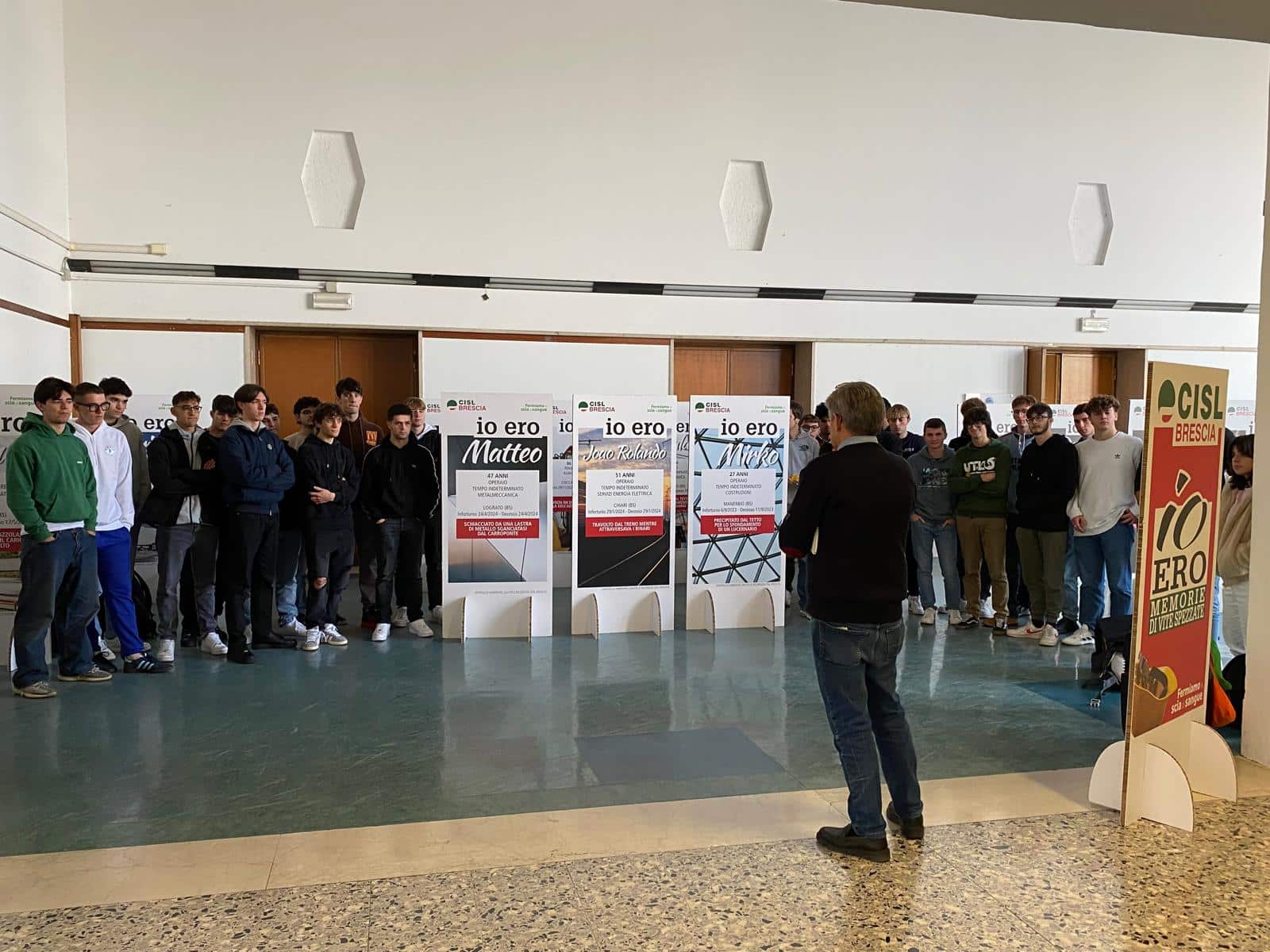 All'ITIS "Castelli" l'installazione "IO ERO - Memorie di vite spezzate ...