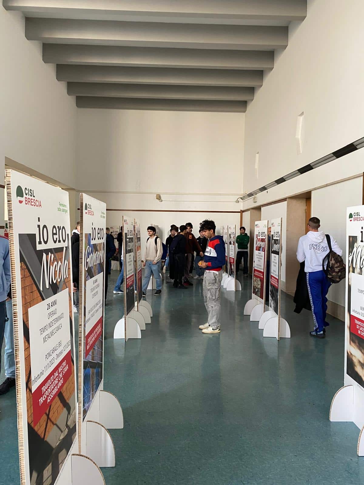 All'ITIS "Castelli" l'installazione "IO ERO - Memorie di vite spezzate ...